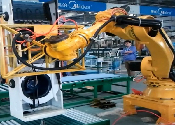 Four Axis Multi-Joint Industrial Robotic Arm 130 KG Payload For Loading ...